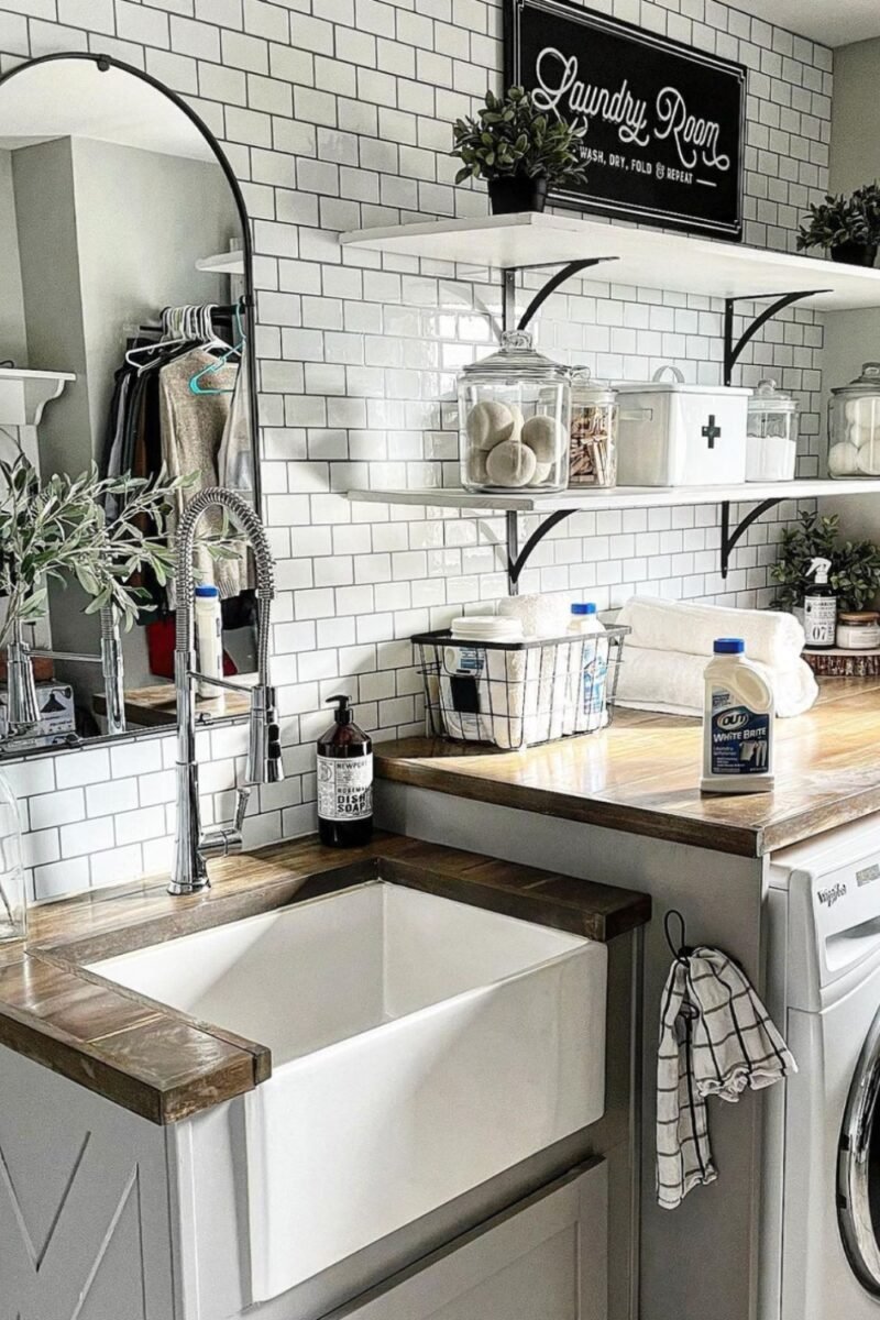 24 Laundry Room Ideas That Combine Beautiful Design & Functionality ...