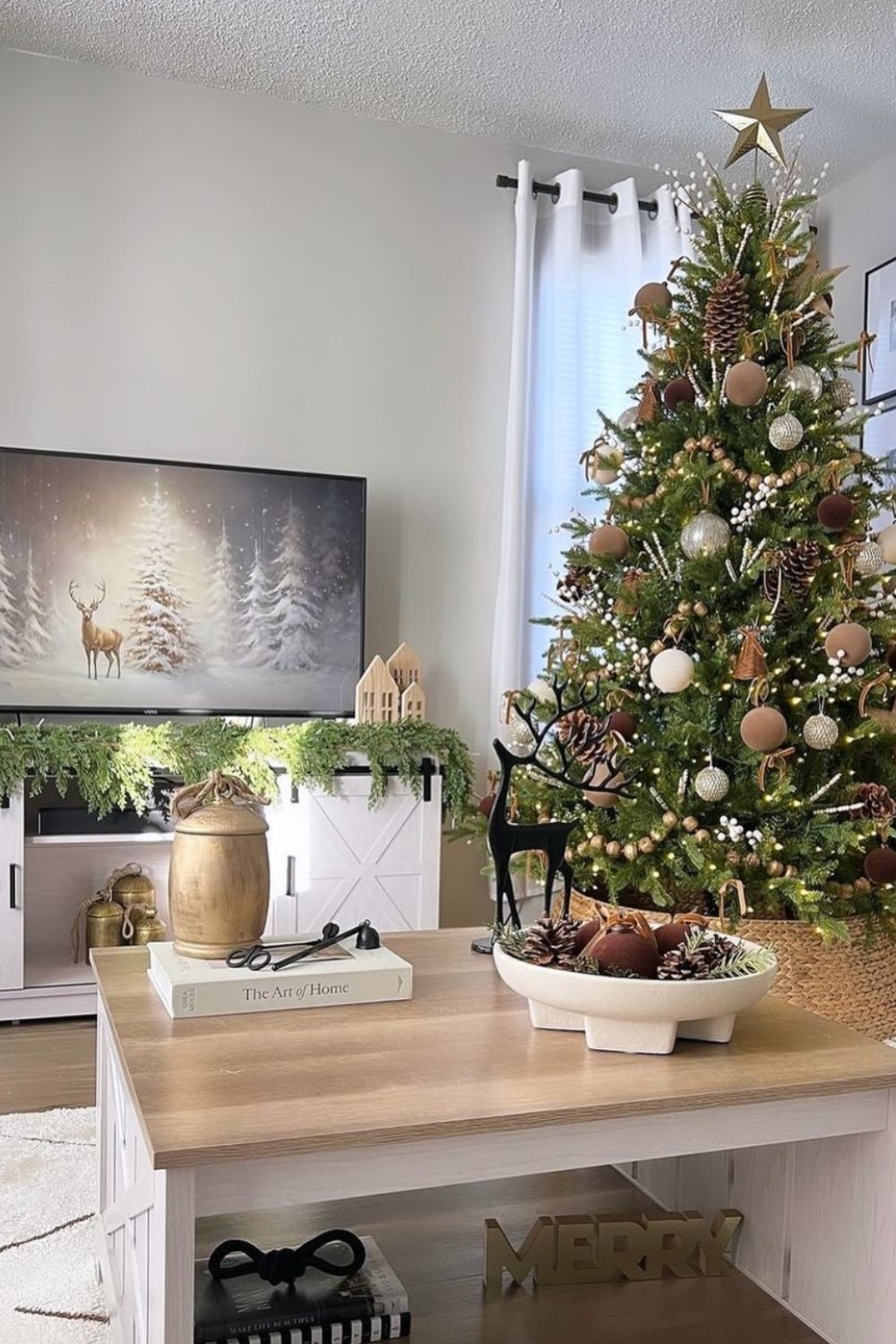 28 Neutral Christmas Tree Ideas For Cozy Holiday Decor - The Chic Quota