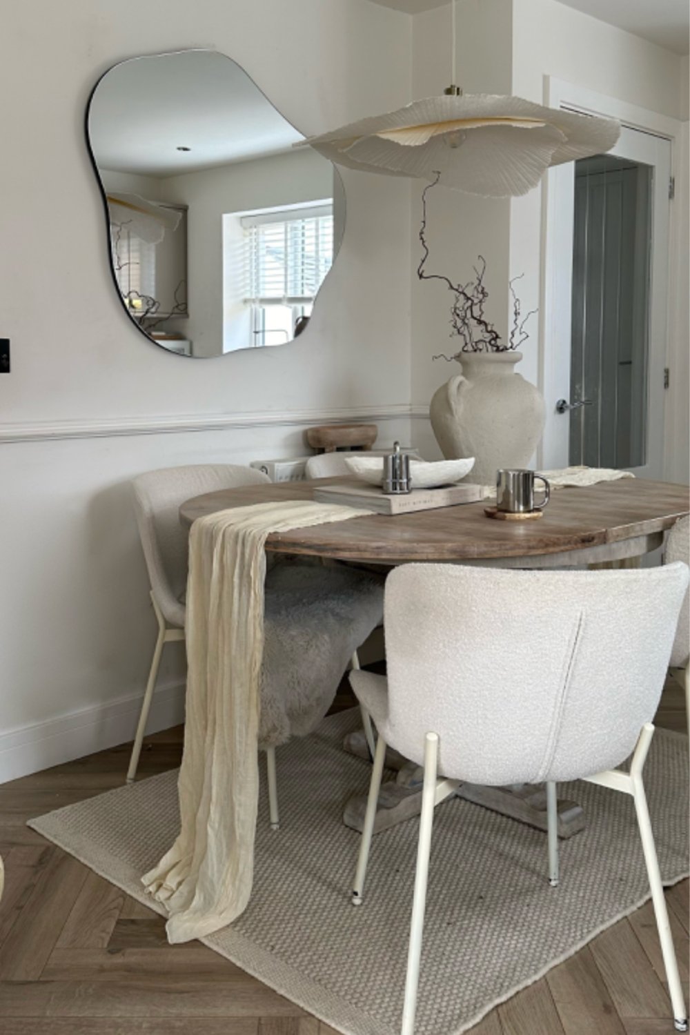 24 Creative Dining Room Wall Decor Ideas You'll Love - THE CHIC QUOTA