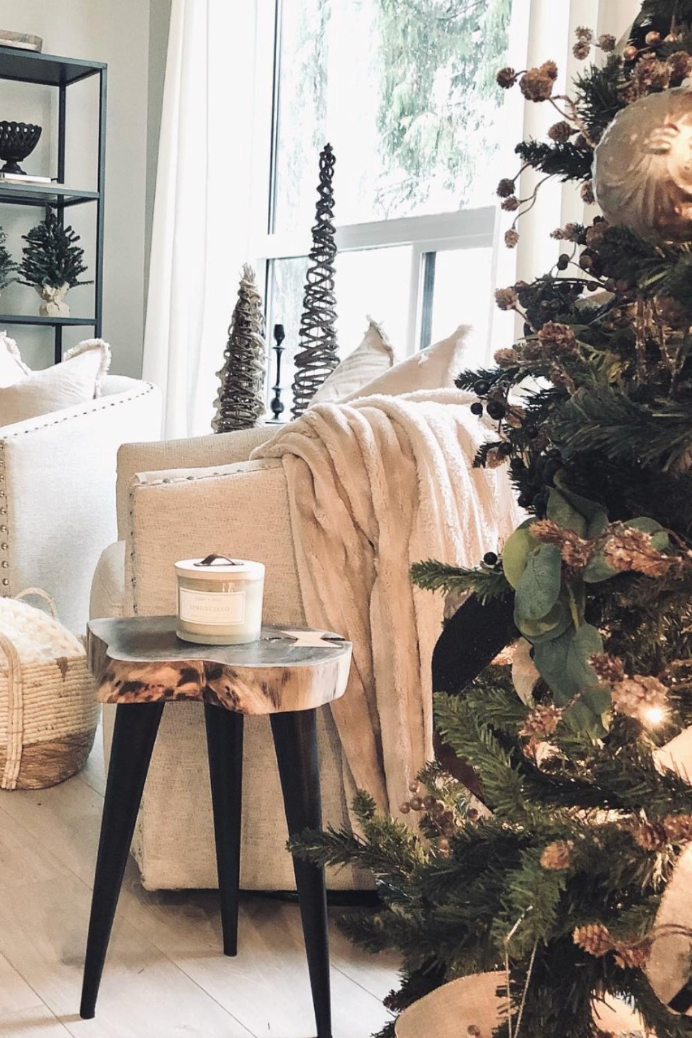 28 Neutral Christmas Tree Ideas For Cozy Holiday Decor - The Chic Quota