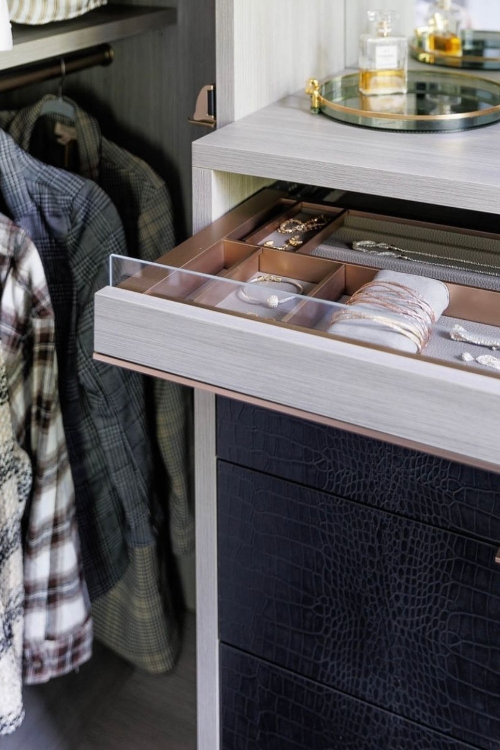 28 Small Walk In Closet Ideas To Design A Dreamy Wardrobe - The Chic Quota