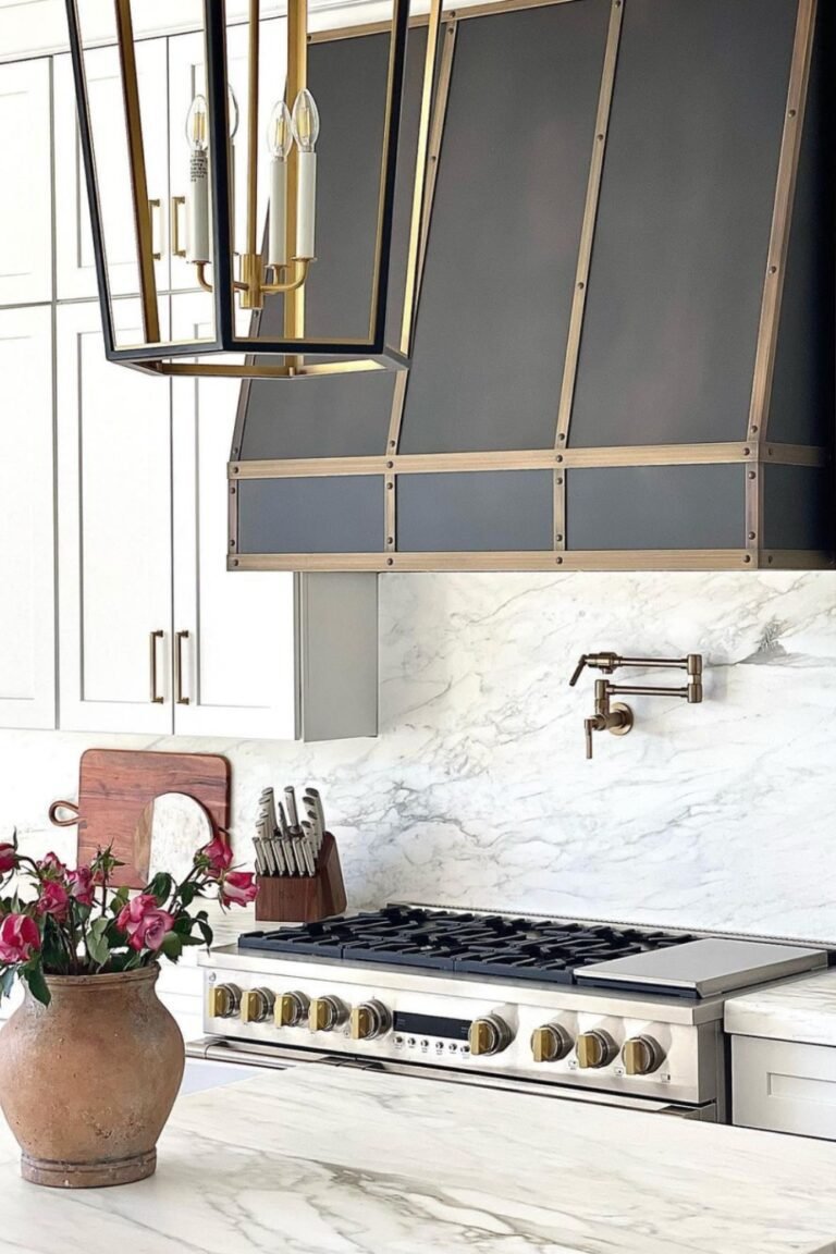 24 Best Farmhouse Kitchen Hood Ideas for a Rustic Style - The Chic Quota