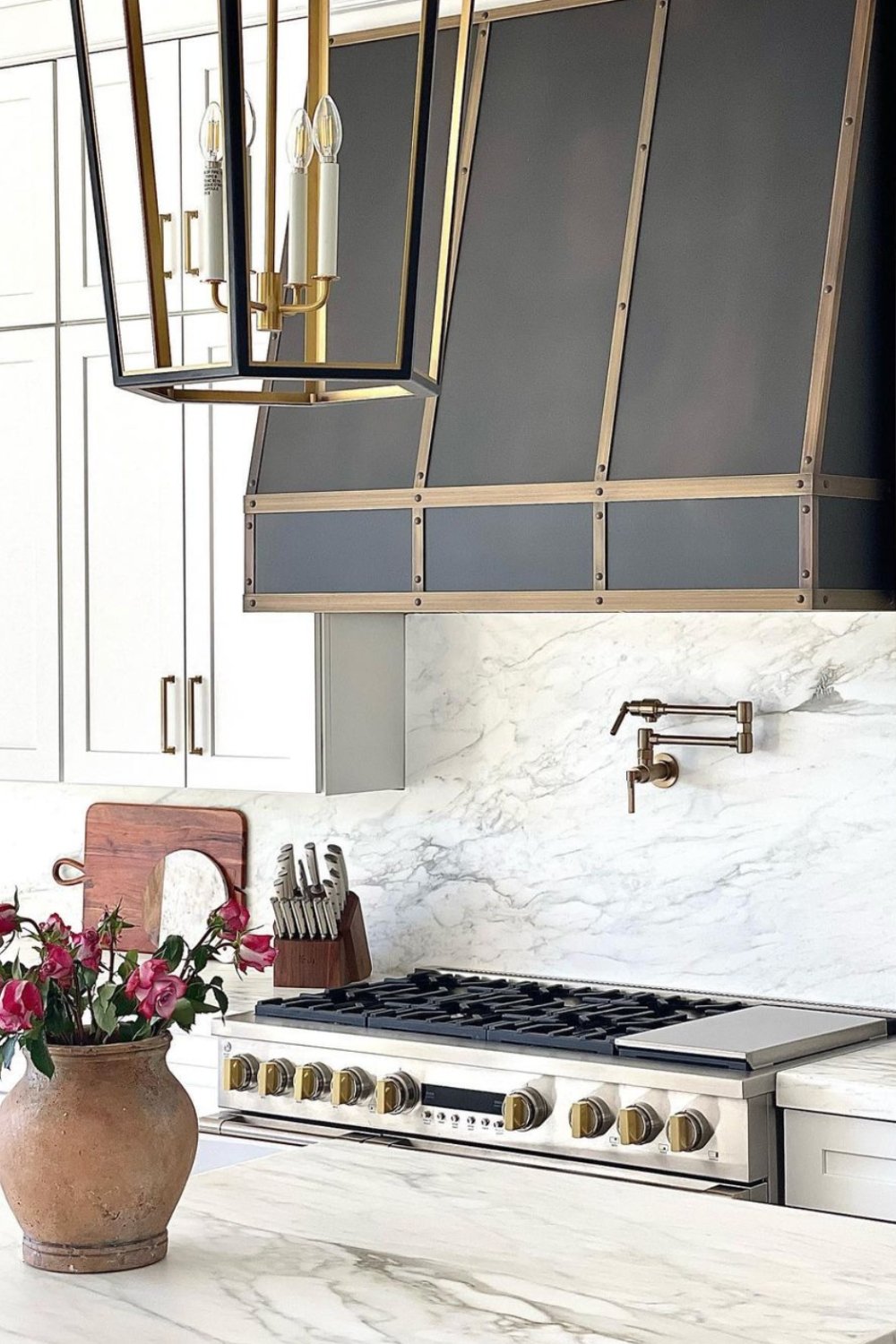 24 Best Farmhouse Kitchen Hood Ideas for a Rustic Style - The Chic Quota