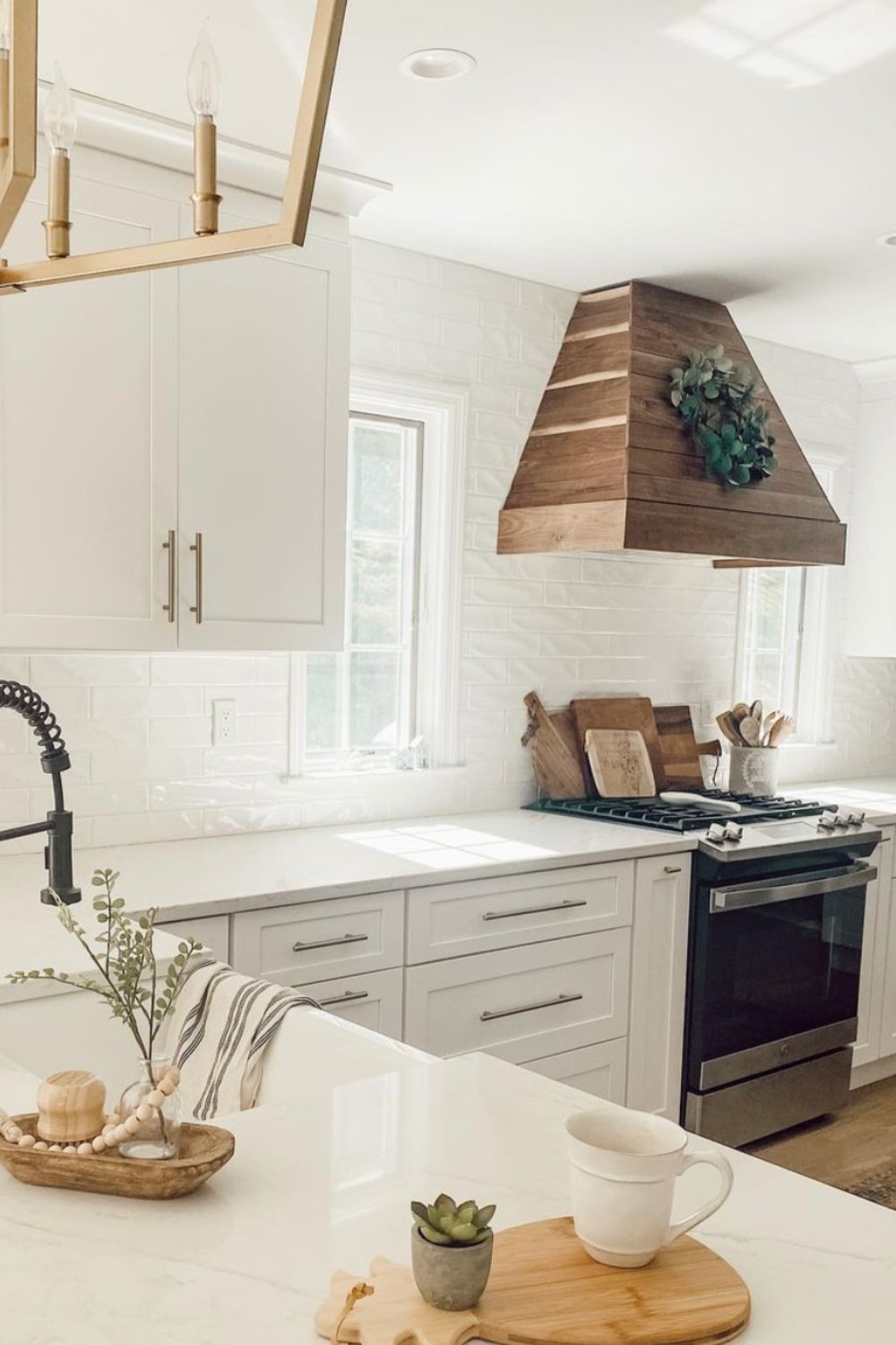 24 Best Farmhouse Kitchen Hood Ideas for a Rustic Style - The Chic Quota