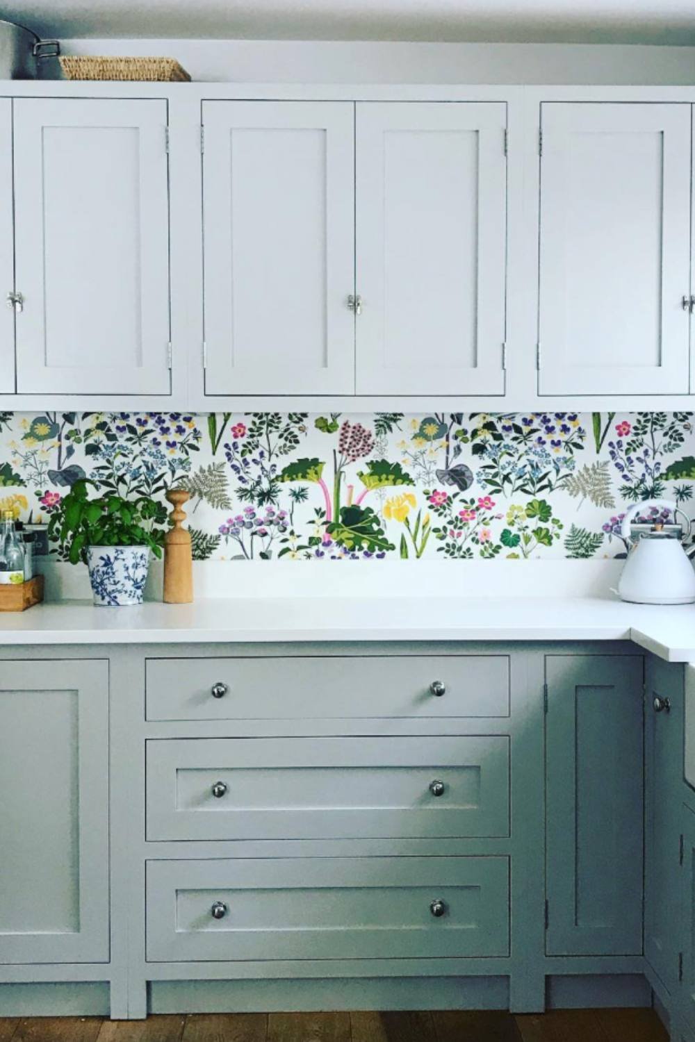 23 Amazing Ideas for Covering Kitchen Tiles Without Removing Them - The ...