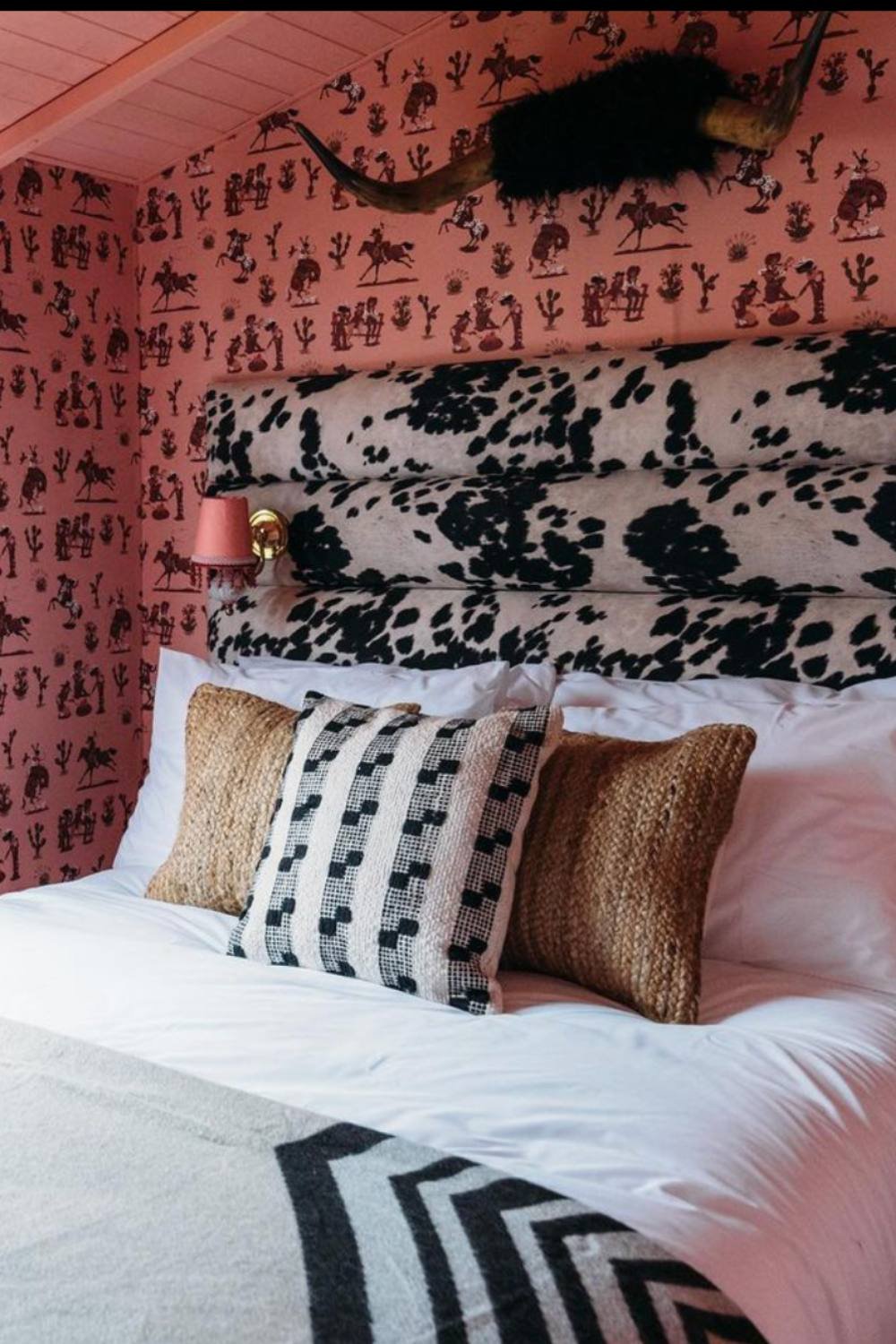 21 Beautiful Western Bedroom Ideas For The Perfect Rustic Retreat - The ...