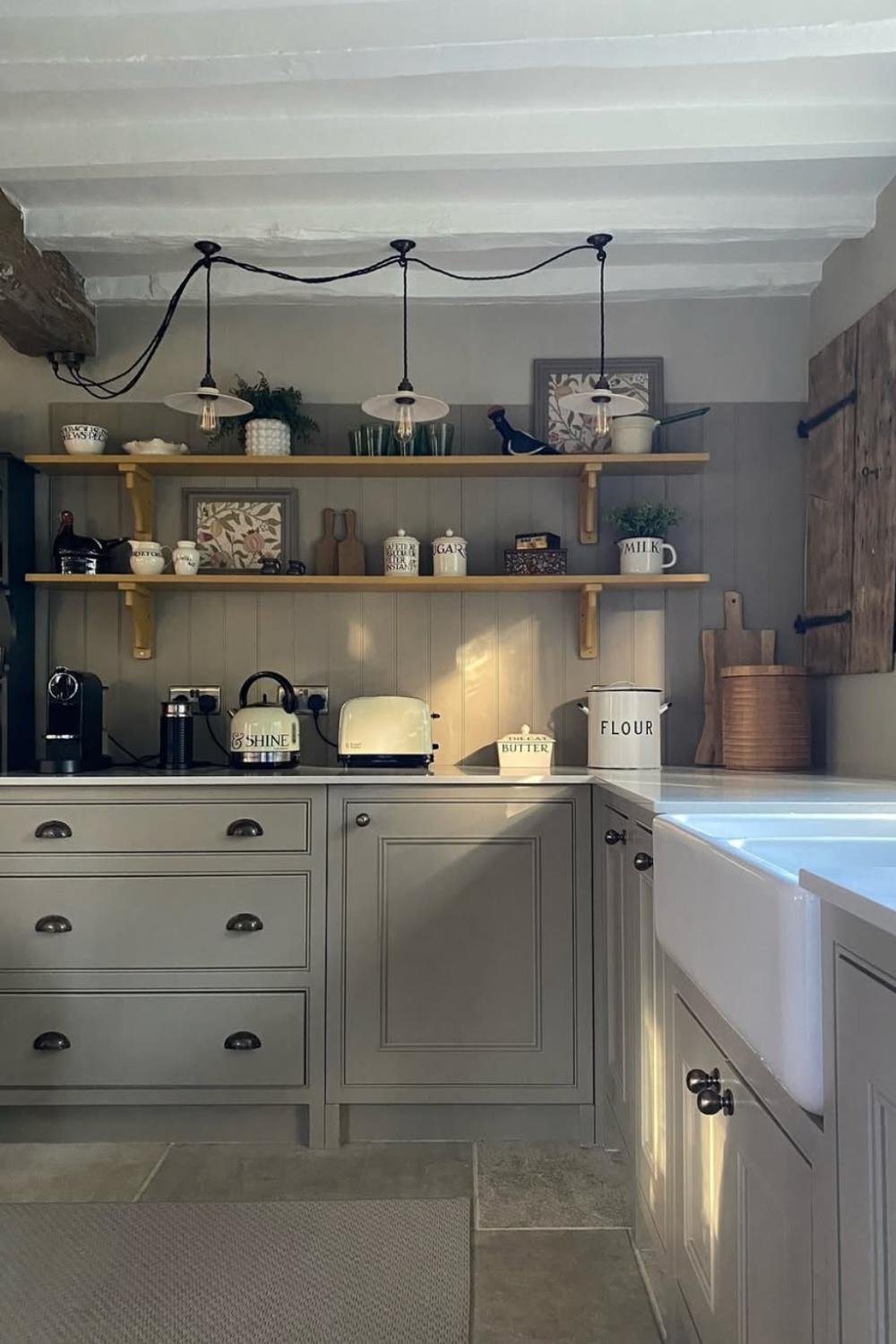 English Cottage Kitchens: 18 Country, Cozy Ideas You'll Love - The Chic ...