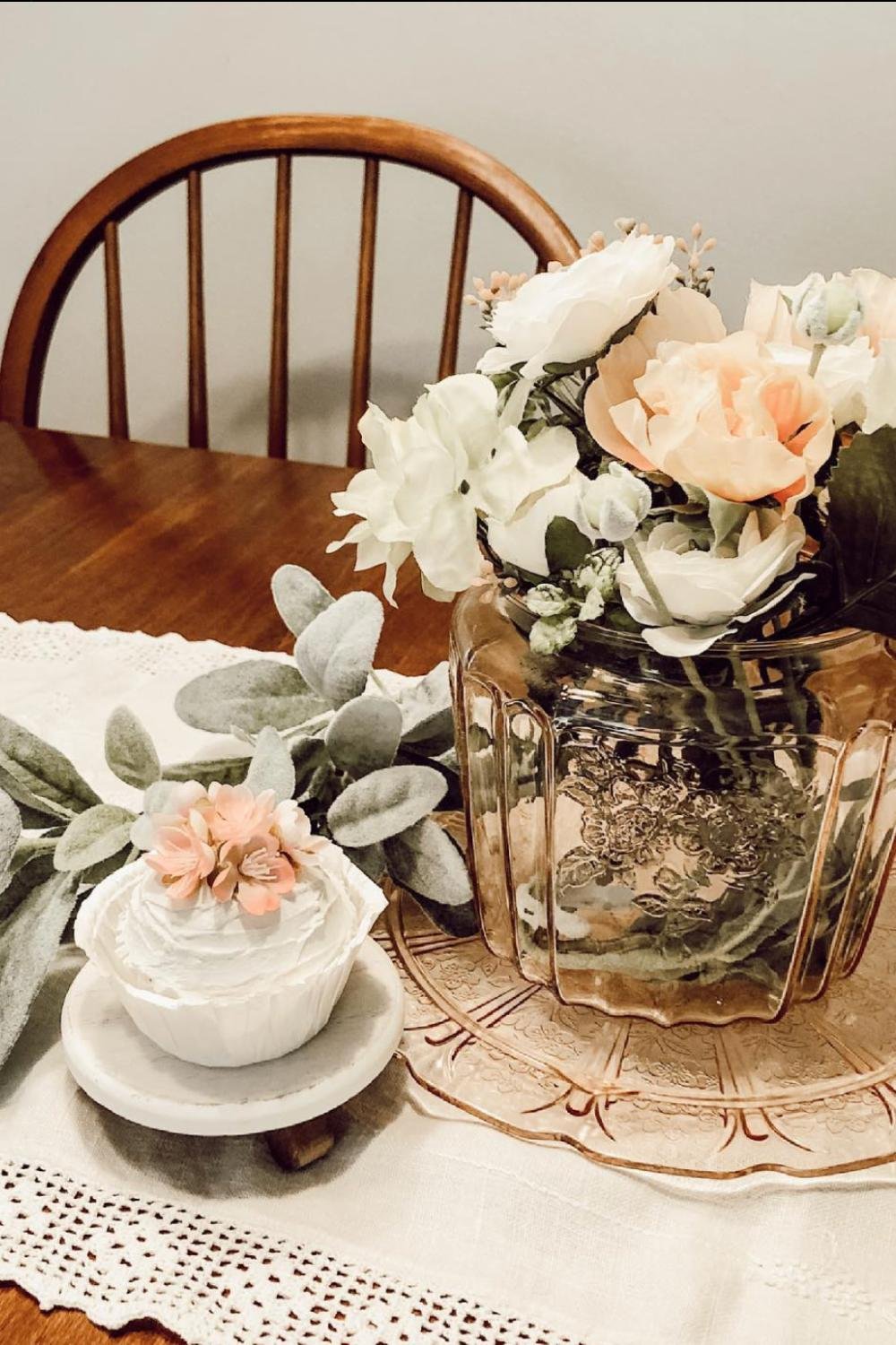 24 Simple But Elegant Spring Centerpiece Ideas For A Beautiful Table ...