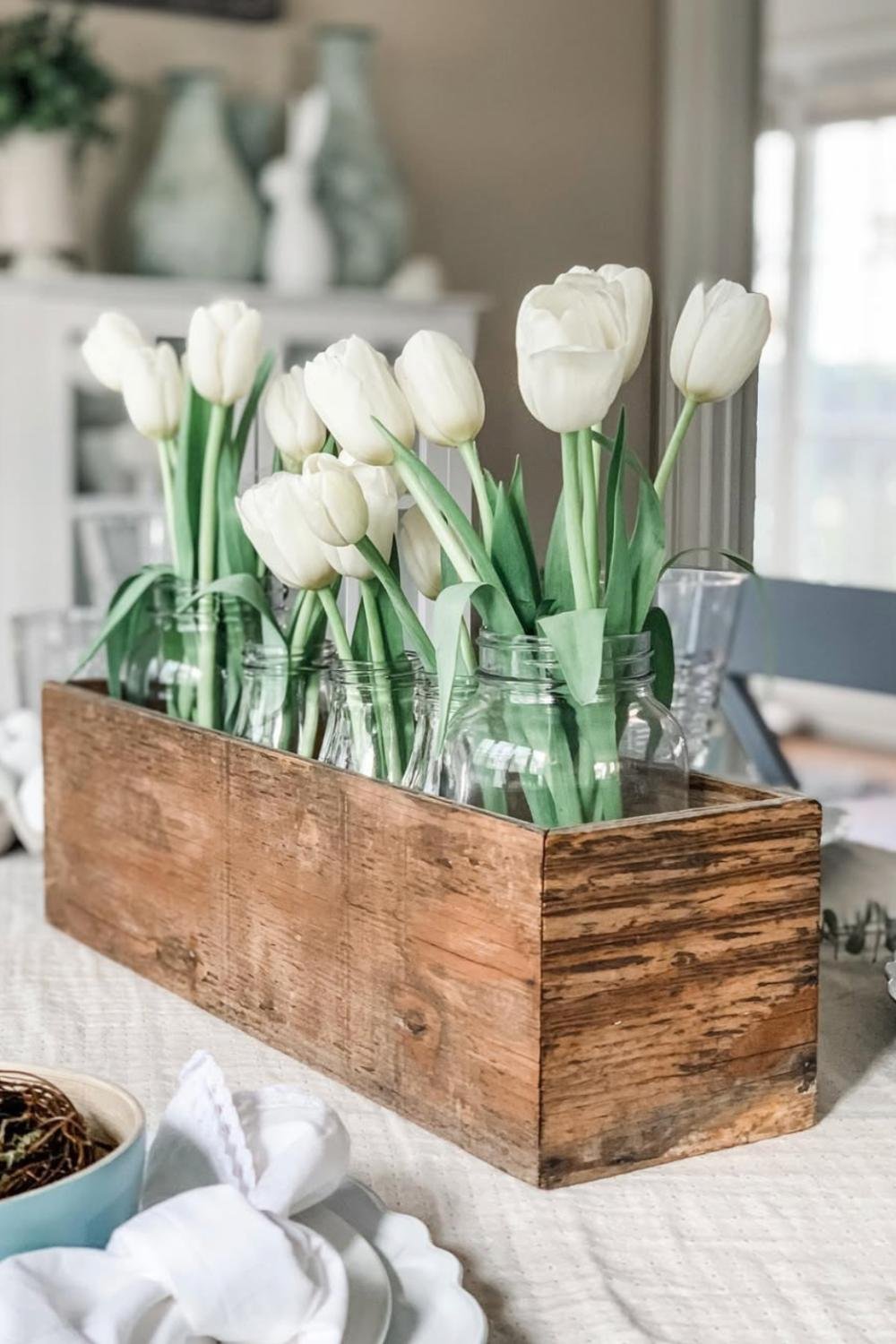 24 Simple But Elegant Spring Centerpiece Ideas For A Beautiful Table ...