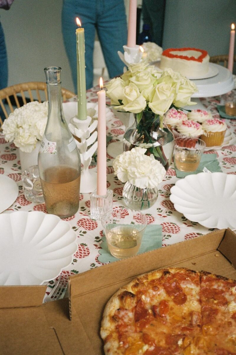 19 Spring Table Decor Ideas For A Beautiful Tablescape - The Chic Quota