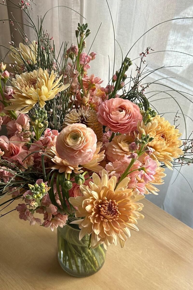 23 Beautiful Fall Flower Arrangements That Will Elevate Your Space ...